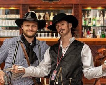 How to Dress at Comic Con: The Ultimate Convention Guide