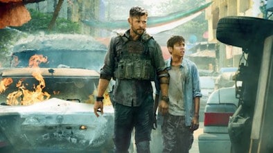 Nick Clement Brings Us Chris Hemsworth's Extraction Review