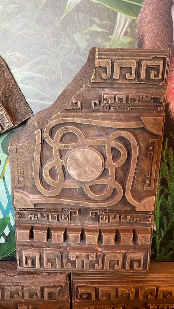 INSIDE The World of Jumanji Hotel Room at Chessington